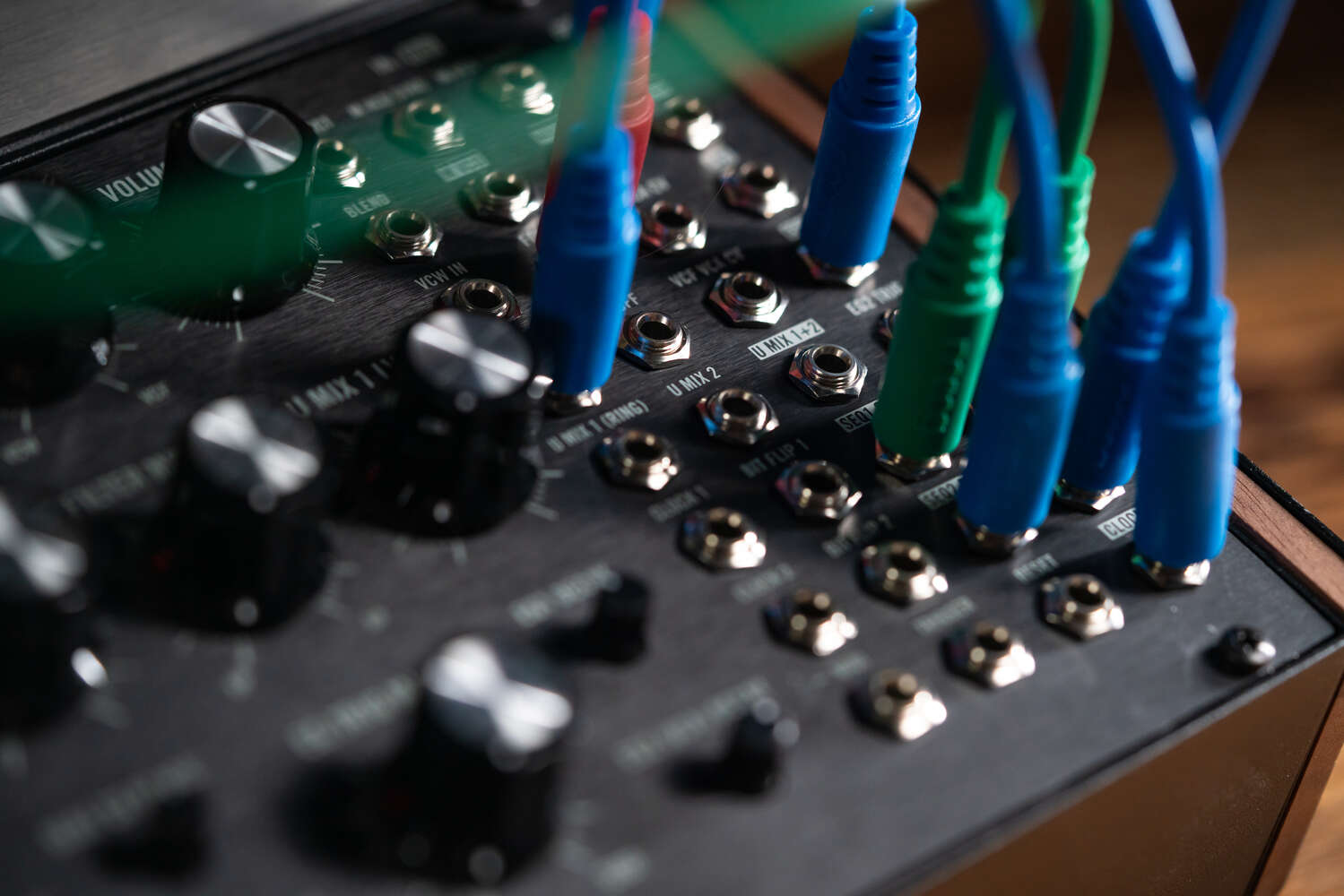 Moog Labyrinth: Semi-modularer Synthesizer offiziell vorgestellt - DJ LAB